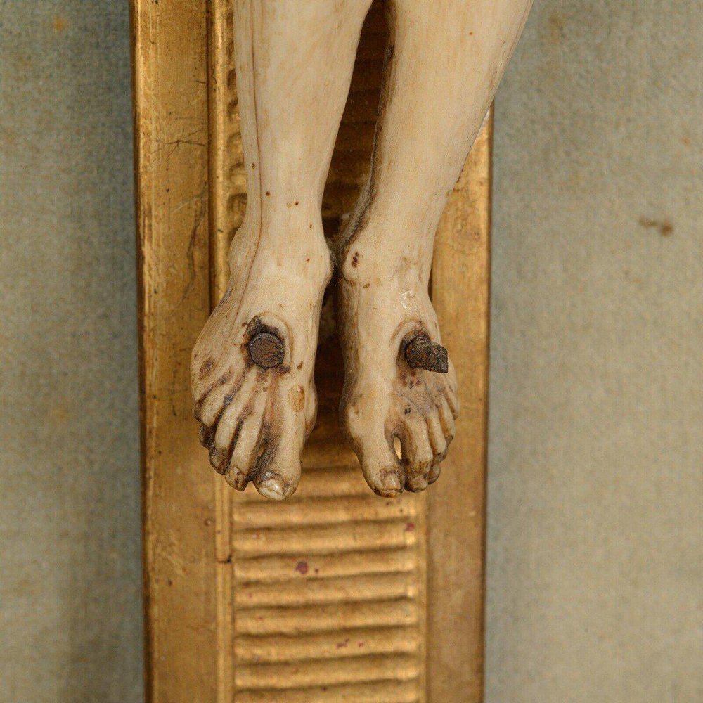 18th Century Dore Wood Christ Sculpture for sale at Pamono