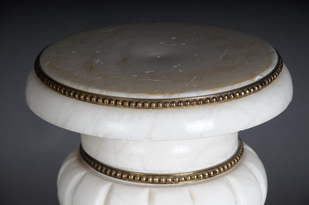 20th Century White Marble Column for sale at Pamono