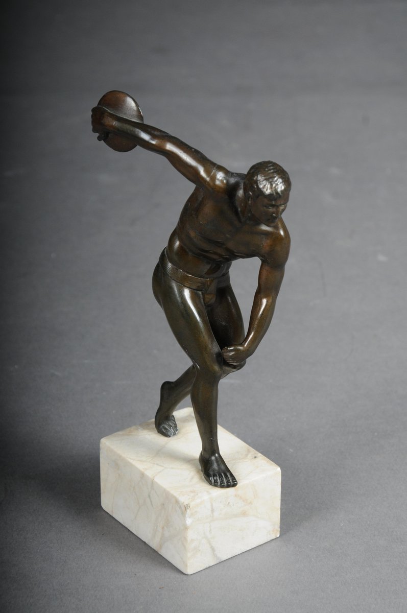20th Century German Athletic Discus Thrower in Bronze for sale at Pamono
