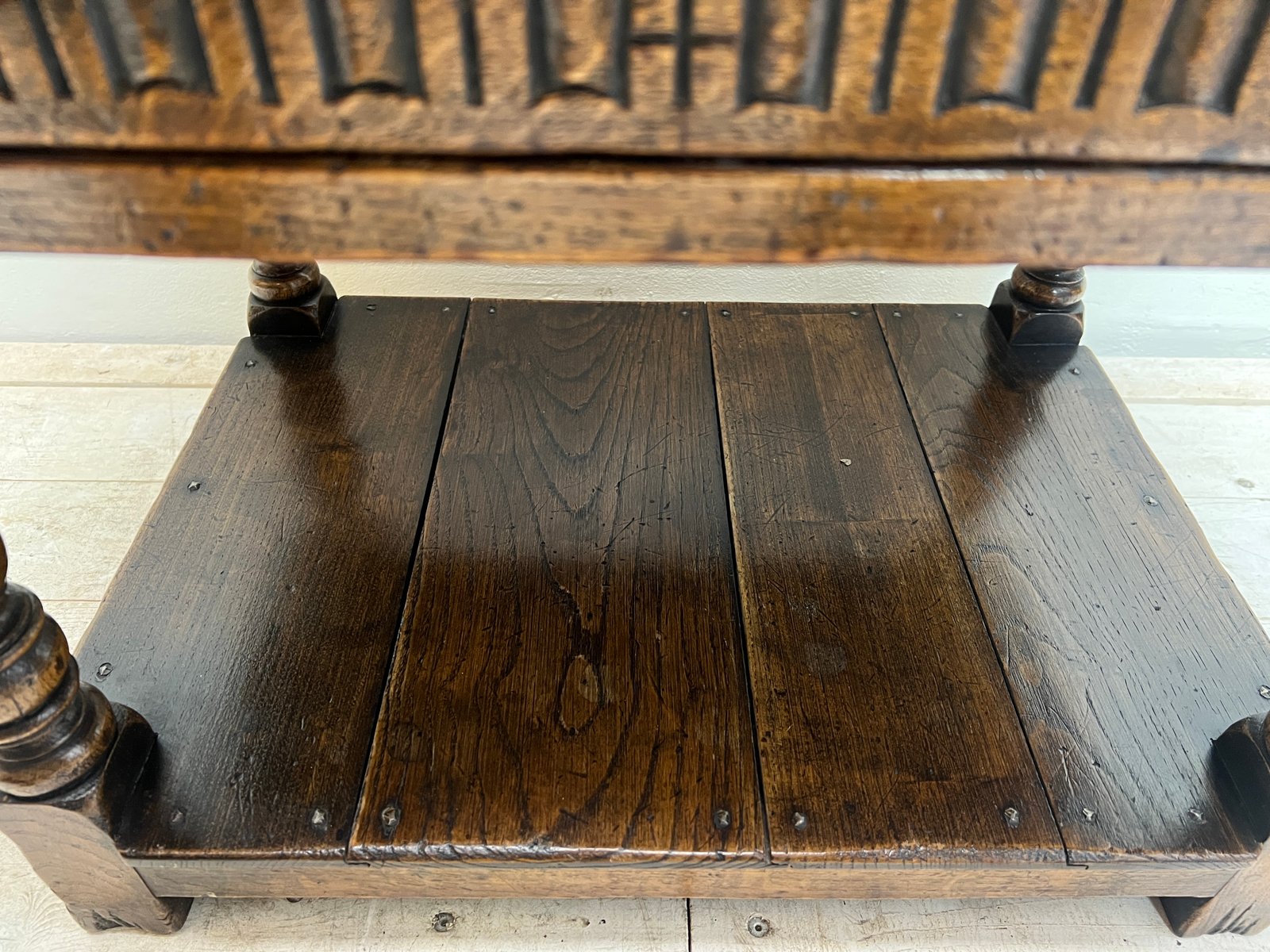 Spanish Flap-Sided Wing Side Table in Elm and Oak, 1930s for sale at Pamono