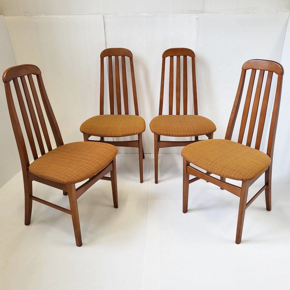Vintage Chairs in Tweed and Wood, Set of 4 for sale at Pamono