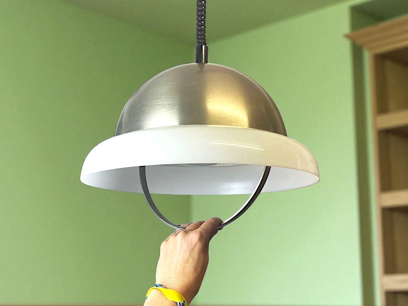 Large Space Age Silver Aluminium & White Acrylic Extendable Pull Down ...