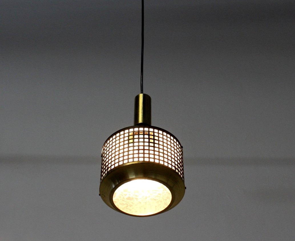 Slowakische Hängelampe aus Metall & Messing von Lubid, 1970er bei ...