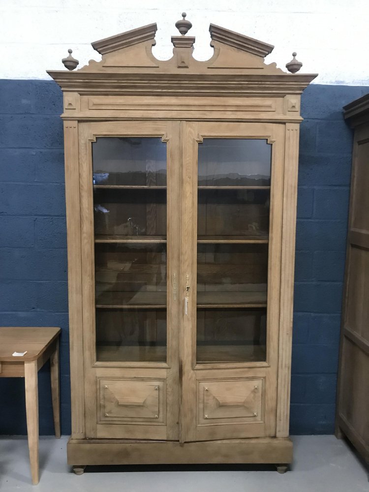 Vitrinenschrank aus Eiche bei Pamono kaufen