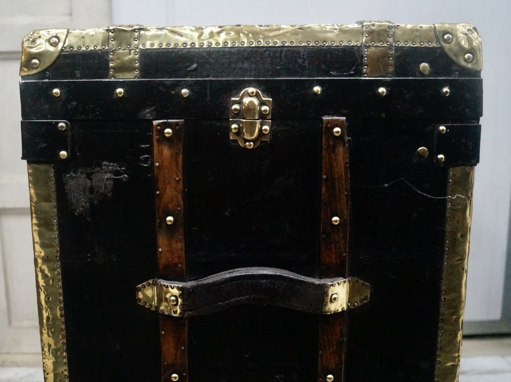 Victorian Oiled Canvas Travel Trunk, 1880s for sale at Pamono