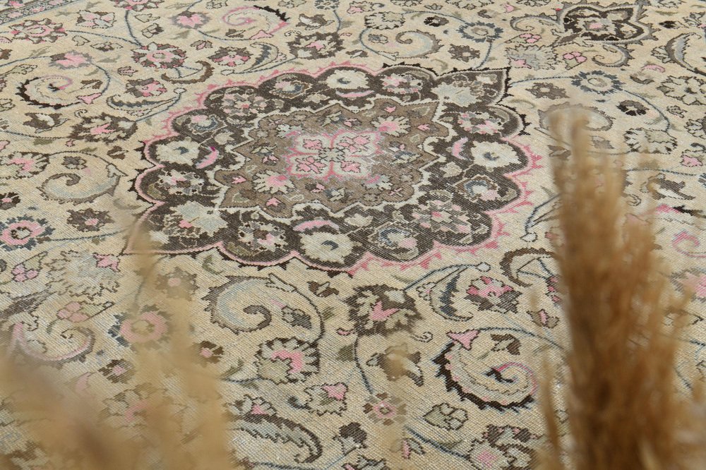 Vintage Middle Eastern Wool Area Rug, 1950s for sale at Pamono