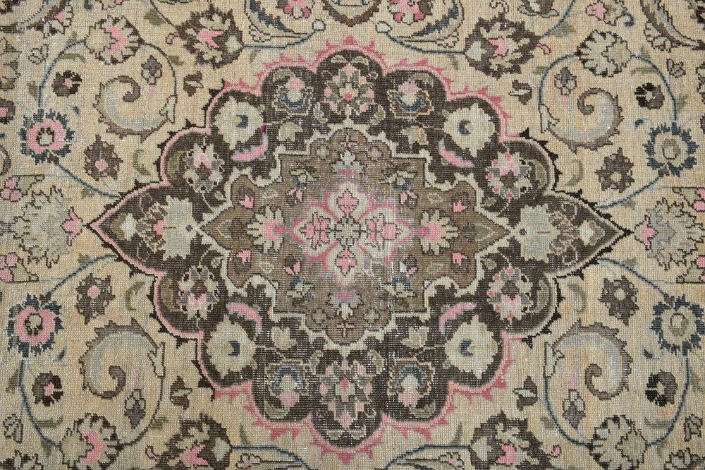 Vintage Middle Eastern Wool Area Rug, 1950s for sale at Pamono