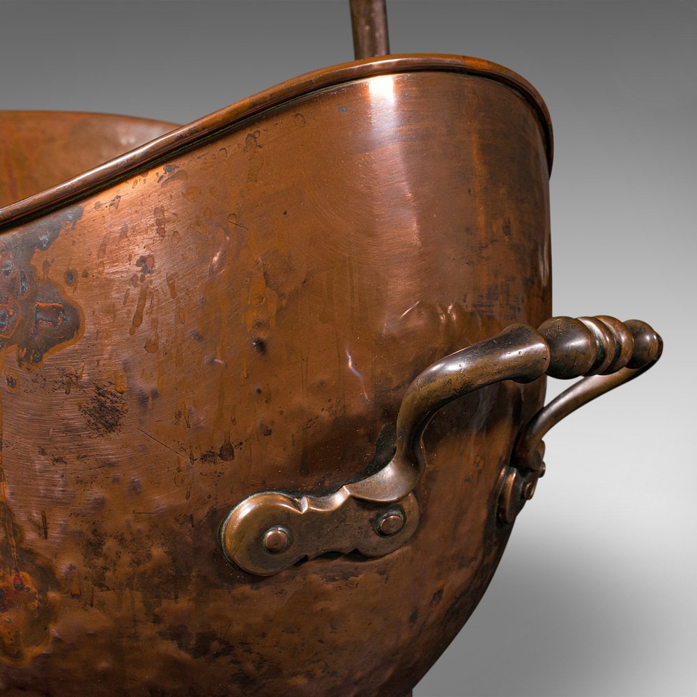 Victorian English Fireside Bucket in Copper, 1850s for sale at Pamono