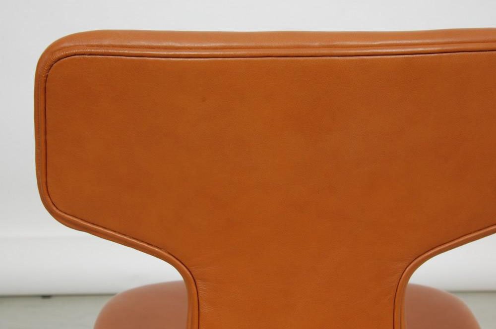 Cognac Classic Leather T-Chair by Arne Jacobsen for Fritz Hansen, 1990s ...