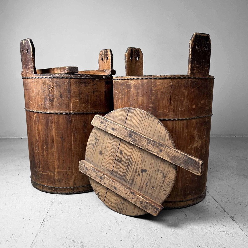 Antique Wooden Buckets, Japan, 1920s, Set of 2 for sale at Pamono