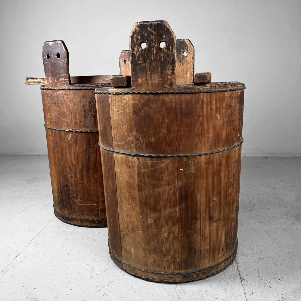 Antique Wooden Buckets, Japan, 1920s, Set of 2 for sale at Pamono