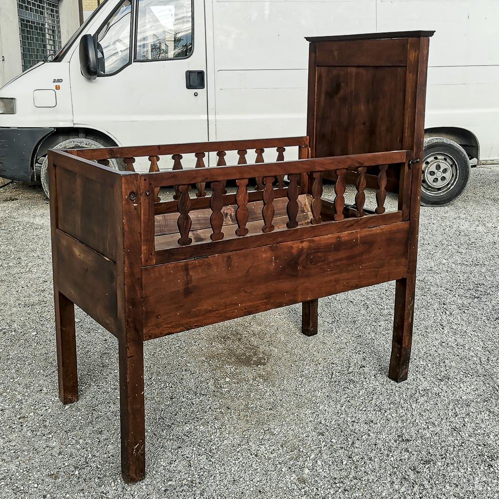 Wooden Bed Cradle, Italy for sale at Pamono