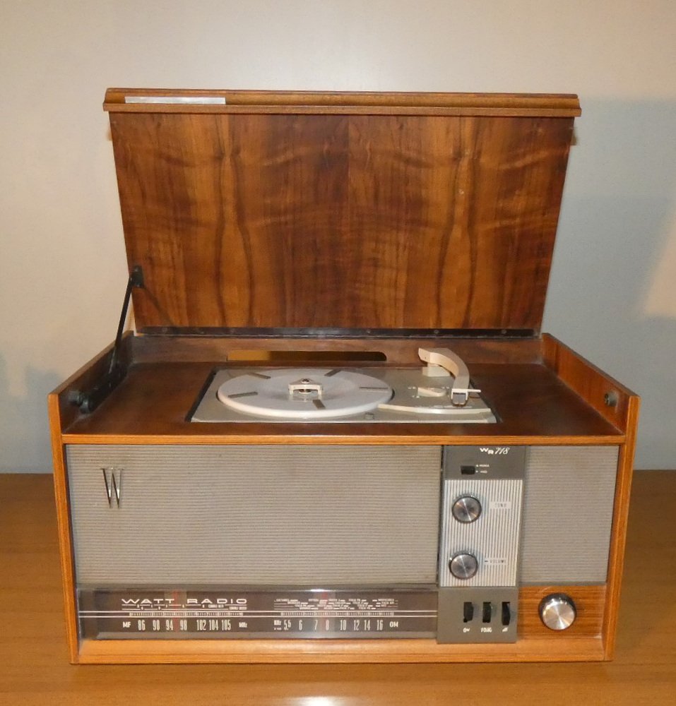 Model WR 718 Turntable Radio in Wood and Bakelite from Watt Radio ...