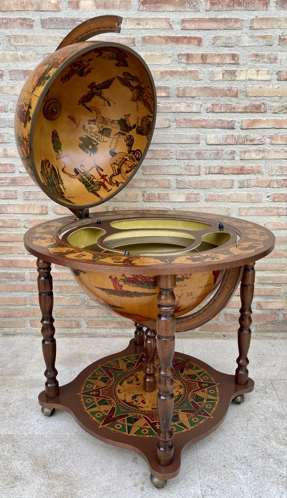 Italian Globe in Wood and Metal, 1960s for sale at Pamono