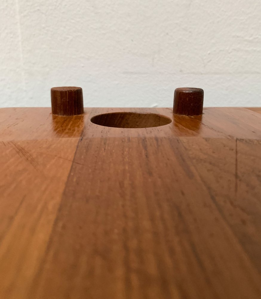 Dänisches Teak Schneidebrett von Nissen, 1960er bei Pamono kaufen