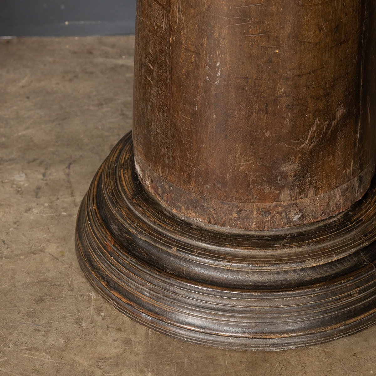 19th Century Indian Handcarved Architectural Columns, 1860s, Set of 2 ...