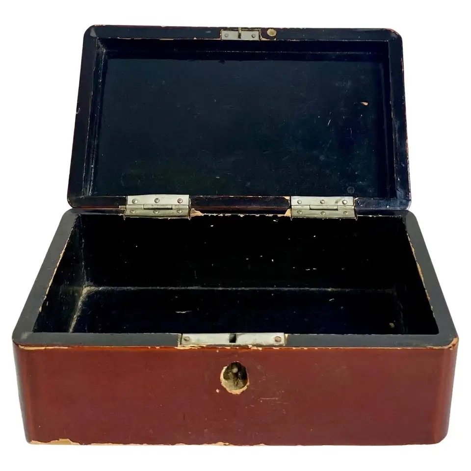 Antique Red Lacquered Box, 1800s for sale at Pamono