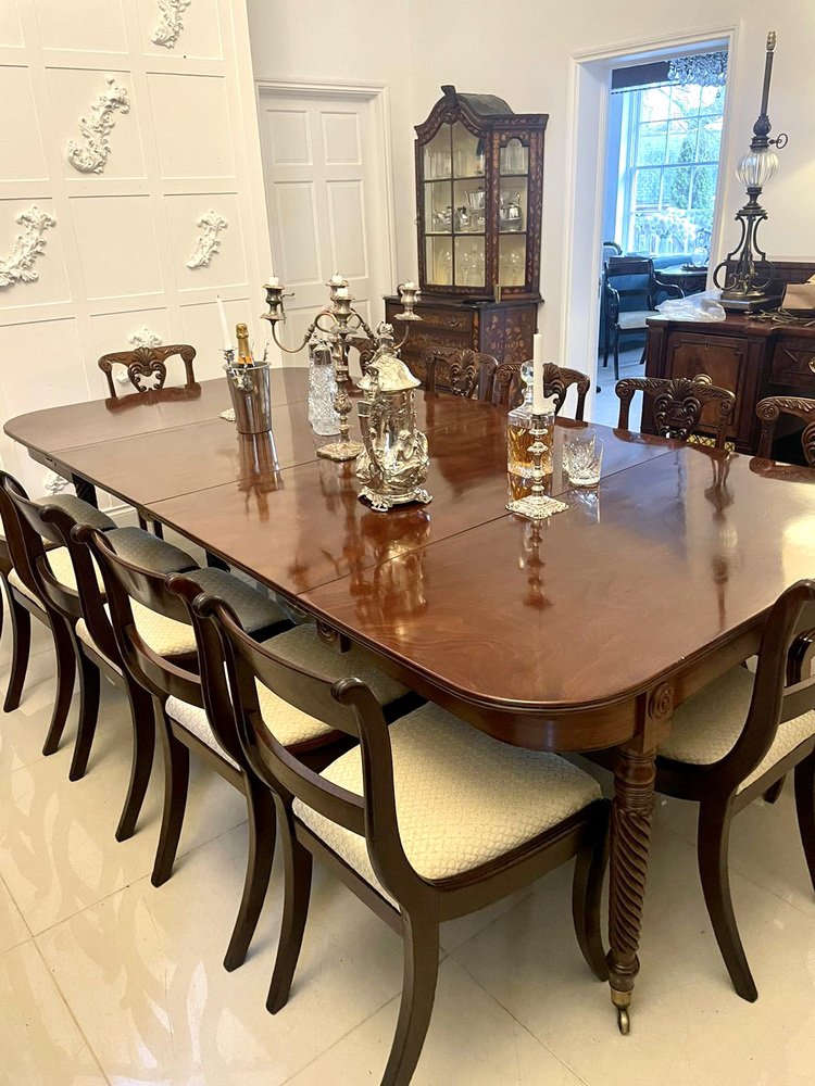 Regency Figured Mahogany Extending Dining Table, 1830s for sale at Pamono