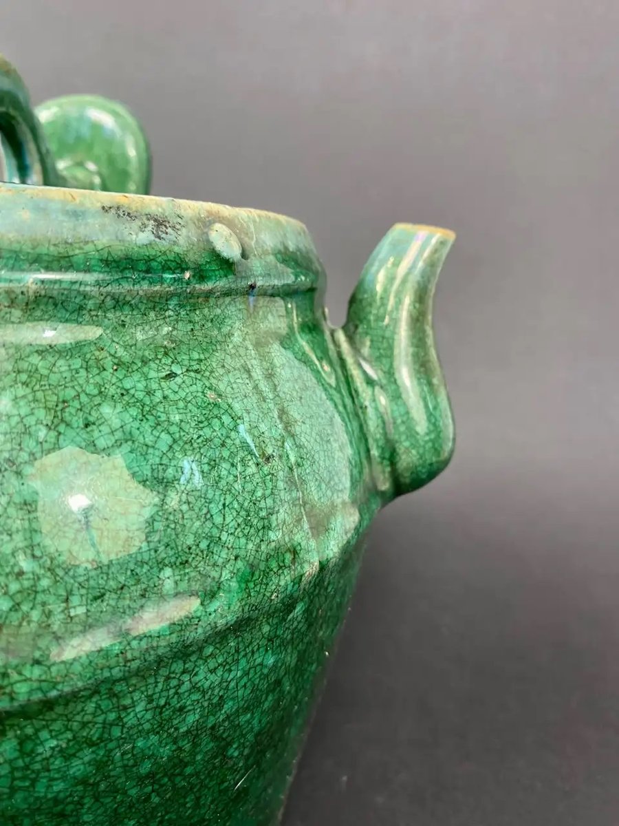 19th Century Chinese Green Ceramic Tea Flask for sale at Pamono
