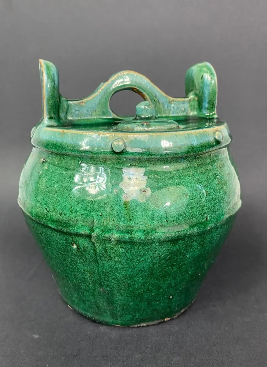 19th Century Chinese Green Ceramic Tea Flask for sale at Pamono