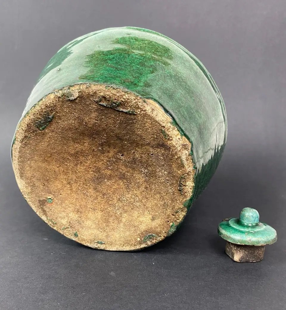 19th Century Chinese Green Ceramic Tea Flask for sale at Pamono
