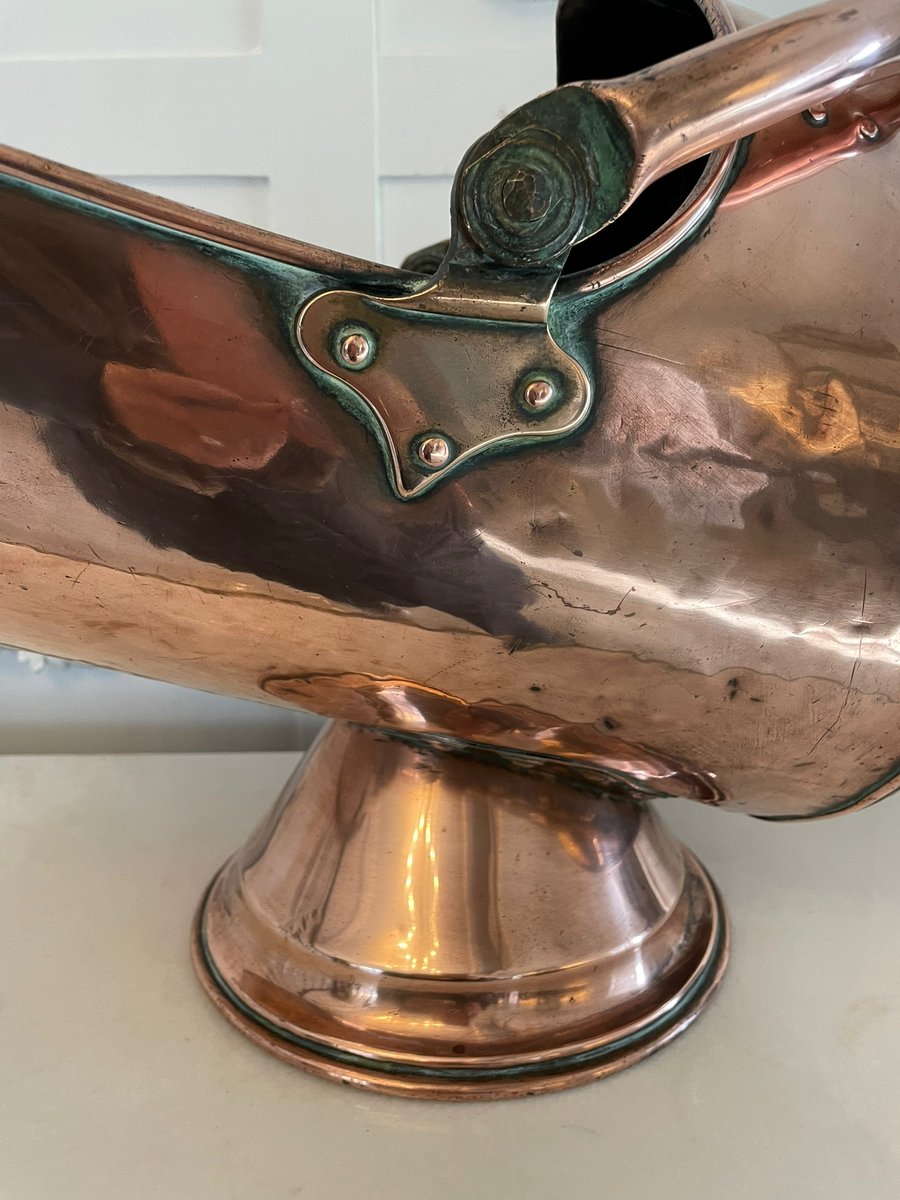 George III Copper Helmet Coal Scuttle, 1800s for sale at Pamono