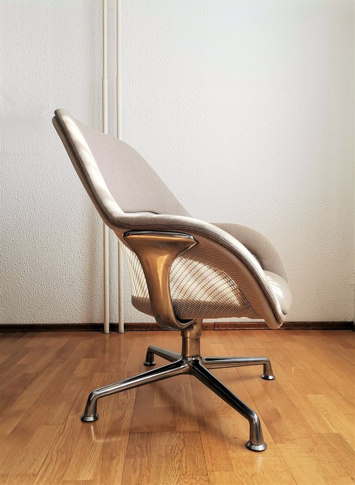 Swivel Lounge Chair by Coalesse for sale at Pamono