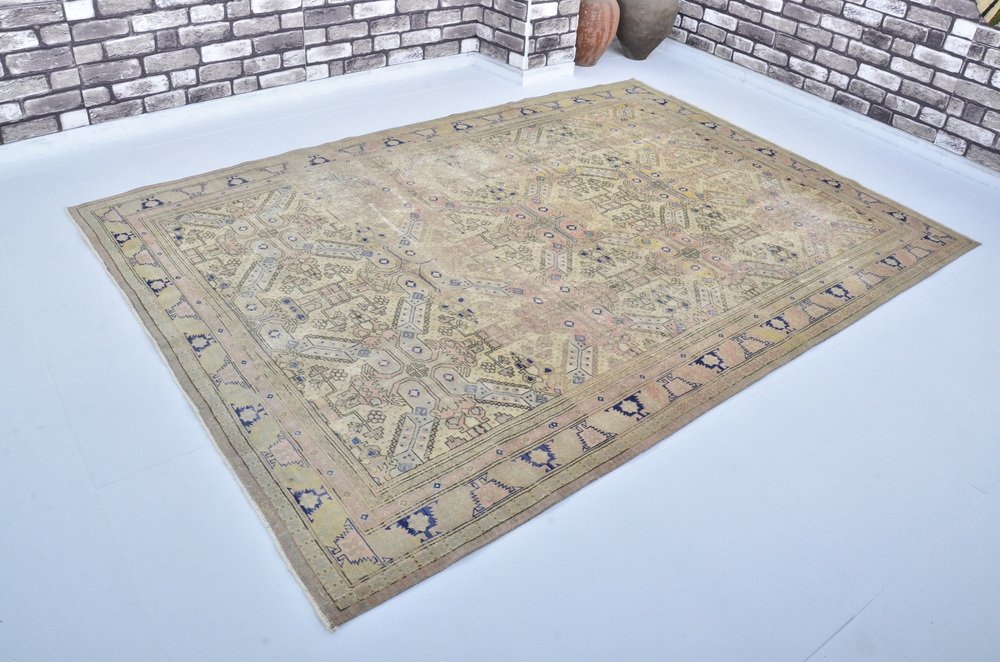 Anatolian Turkey Oriental Floor Rug for sale at Pamono