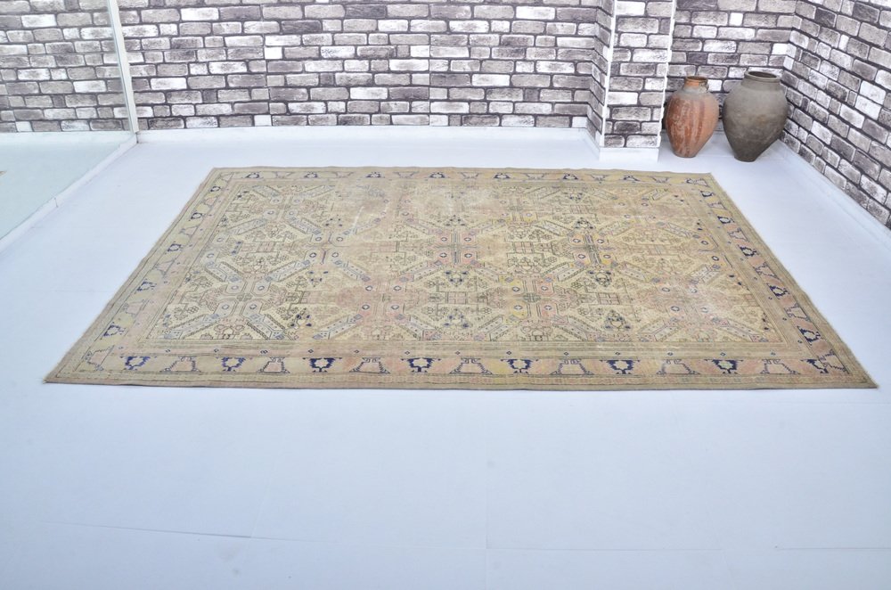 Anatolian Turkey Oriental Floor Rug for sale at Pamono