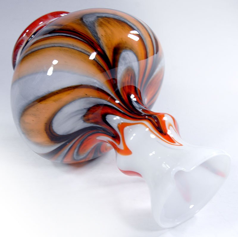 Fiorentina Opaline Glass Vase from Stelvia, 1960s for sale at Pamono