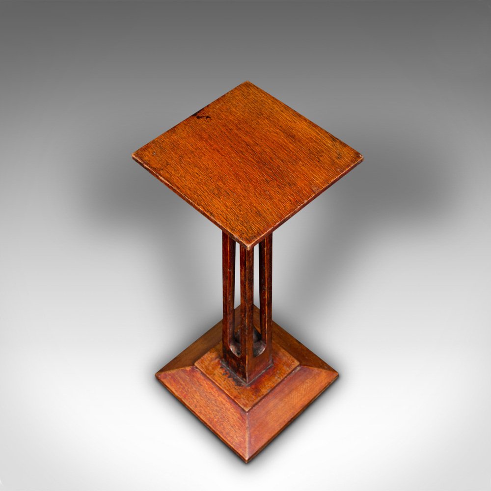 English Oak Statue Stand for sale at Pamono