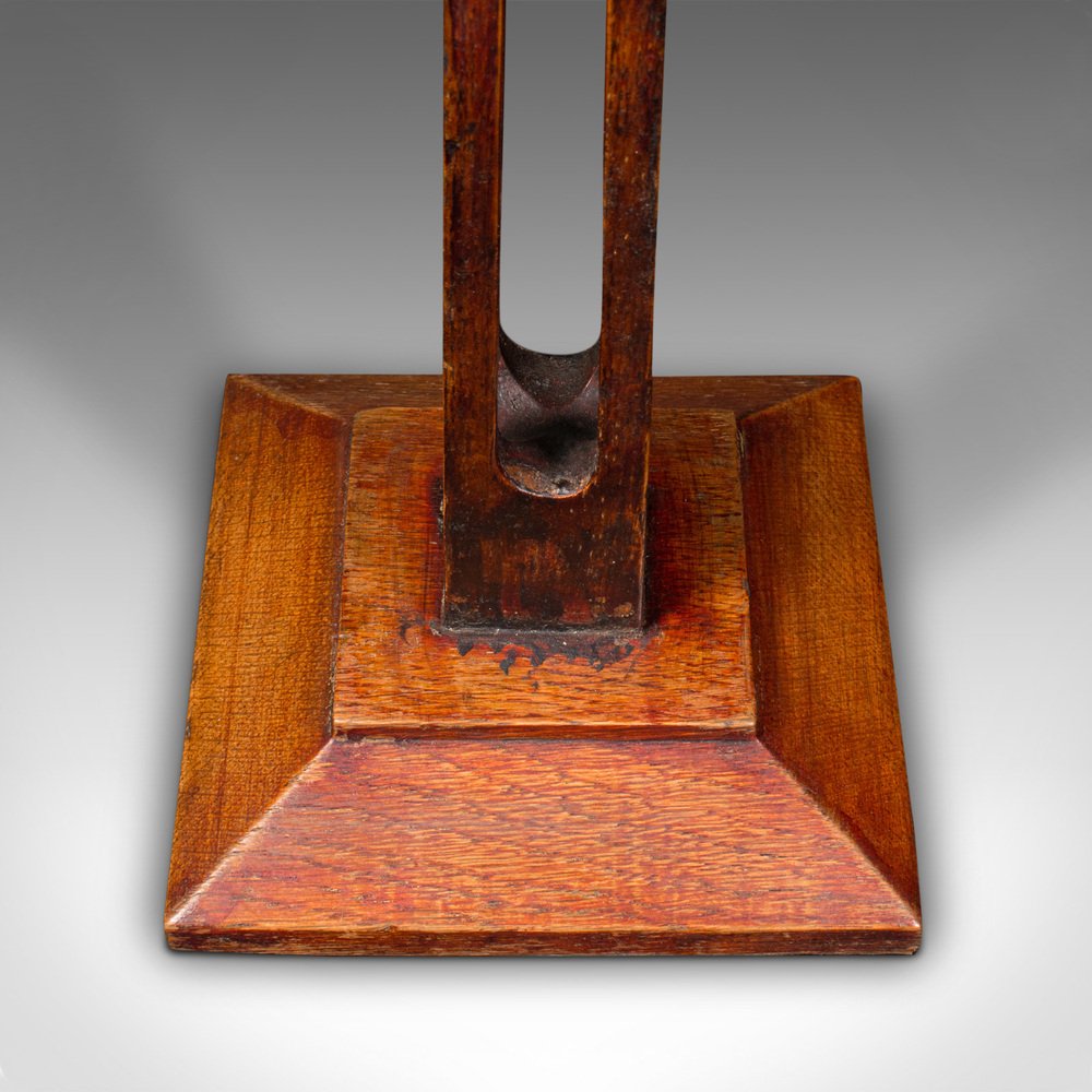 Support pour Statue en Chêne, Angleterre en vente sur Pamono