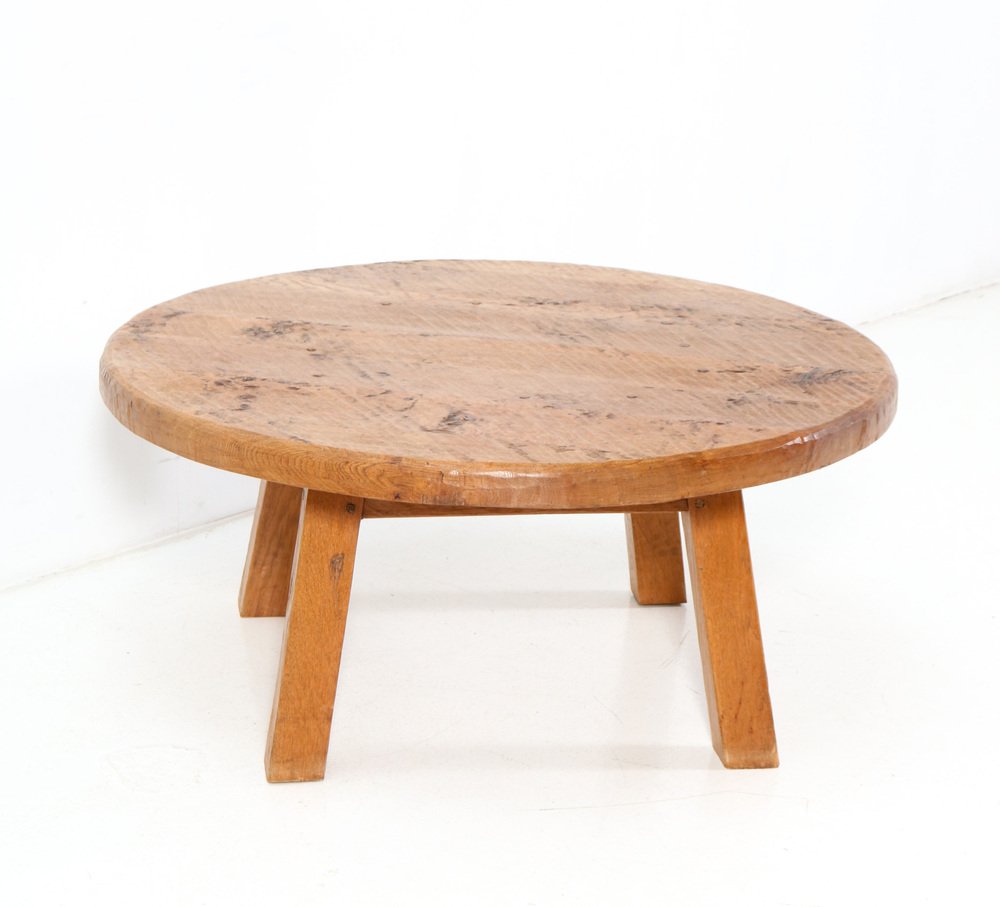 Runder Mid-Century Moderner Brutalistischer Couchtisch aus Eiche ...
