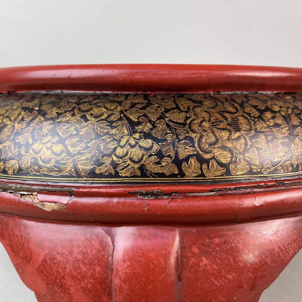 Japanese Edo Era Lacquered Display Stand, 18th Century for sale at Pamono