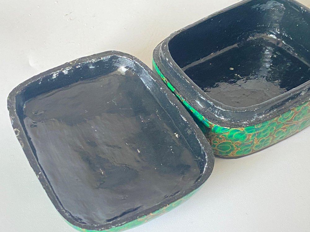 Decorative Japanese Green Lacquered Meiji Box, 1880 for sale at Pamono