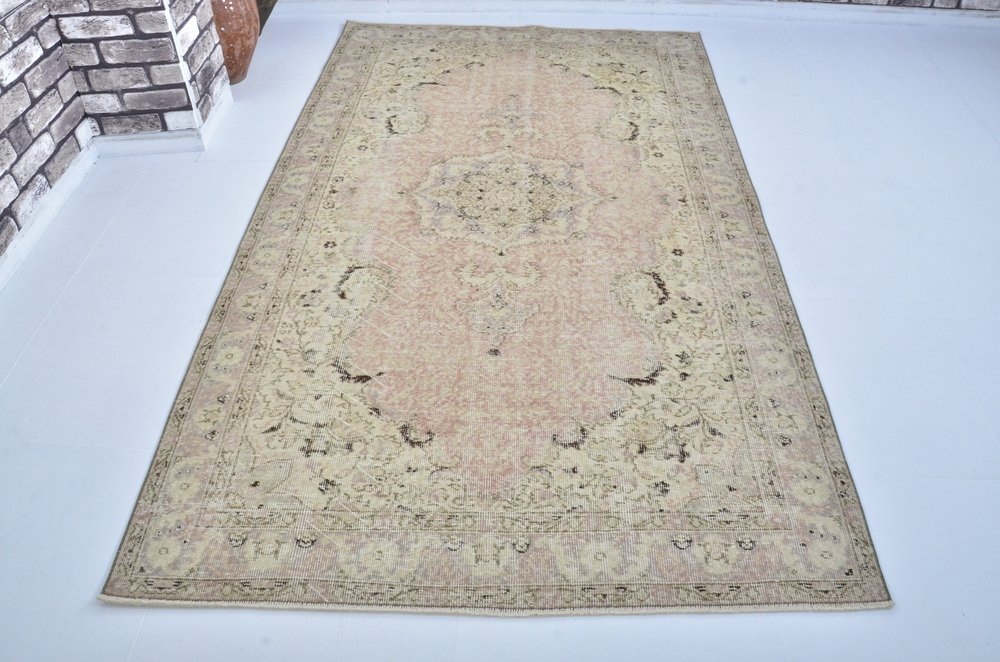 Traditional Faded Hand Knotted Bedroom Rug for sale at Pamono