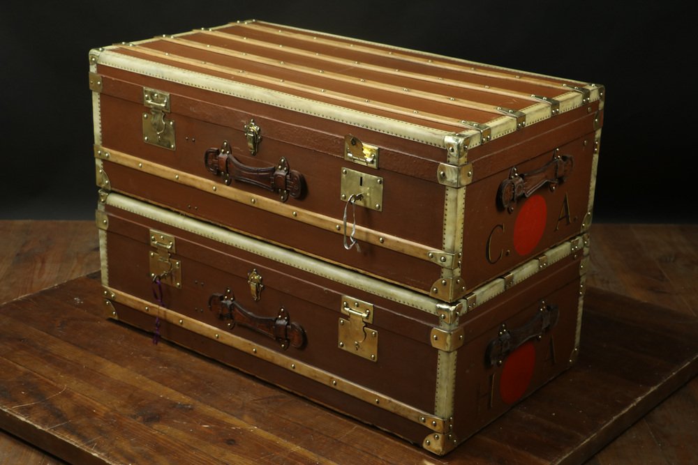 Trunks Cabin Magasins du Louvre, Paris, 1920s, Set of 2 for sale at Pamono