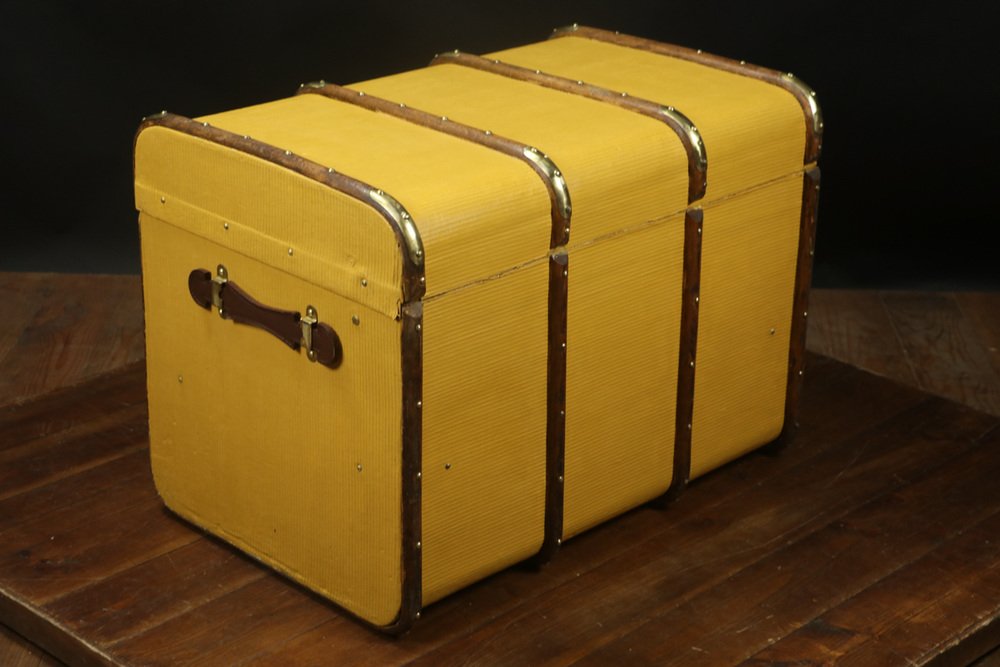 Yellow Bent Mail Trunk for sale at Pamono