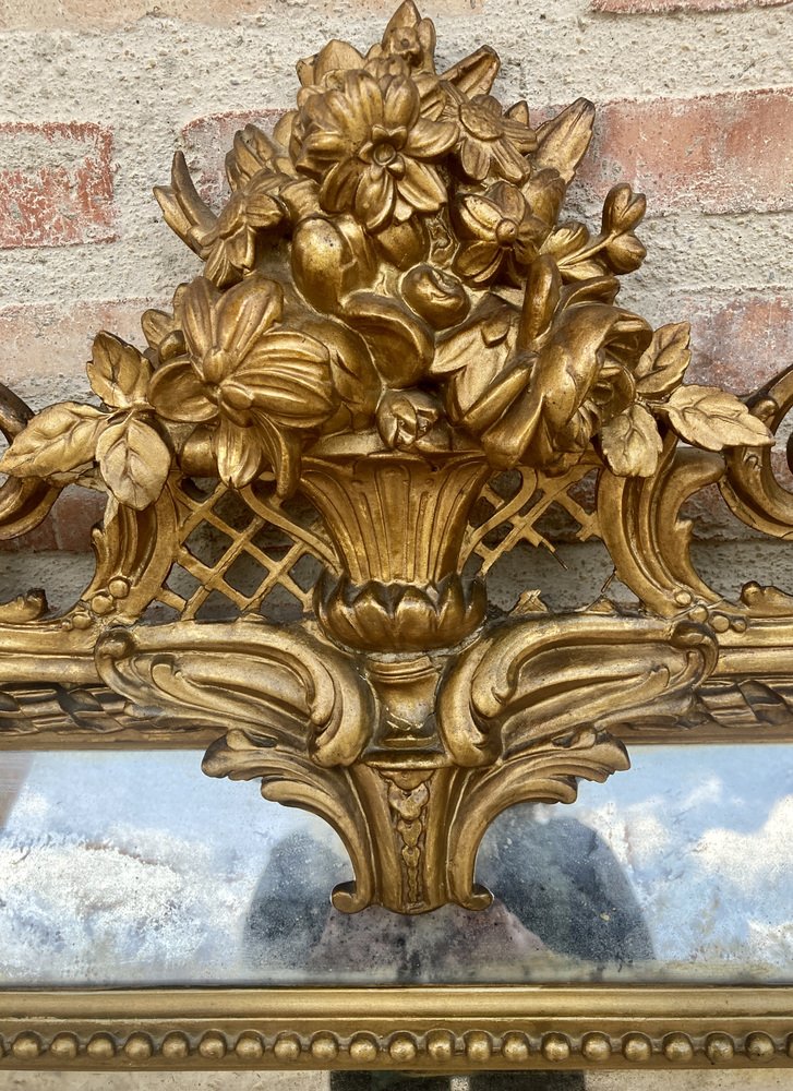 Antiker französischer Louis XVI Spiegel mit abgeschrägtem Blattgold ...