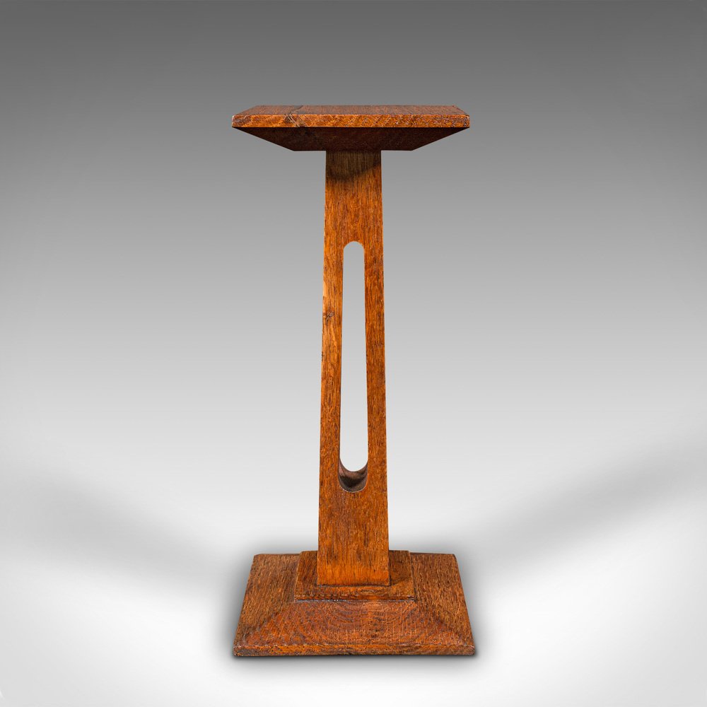 Small Antique English Victorian Display Pedestal, 1900 for sale at Pamono