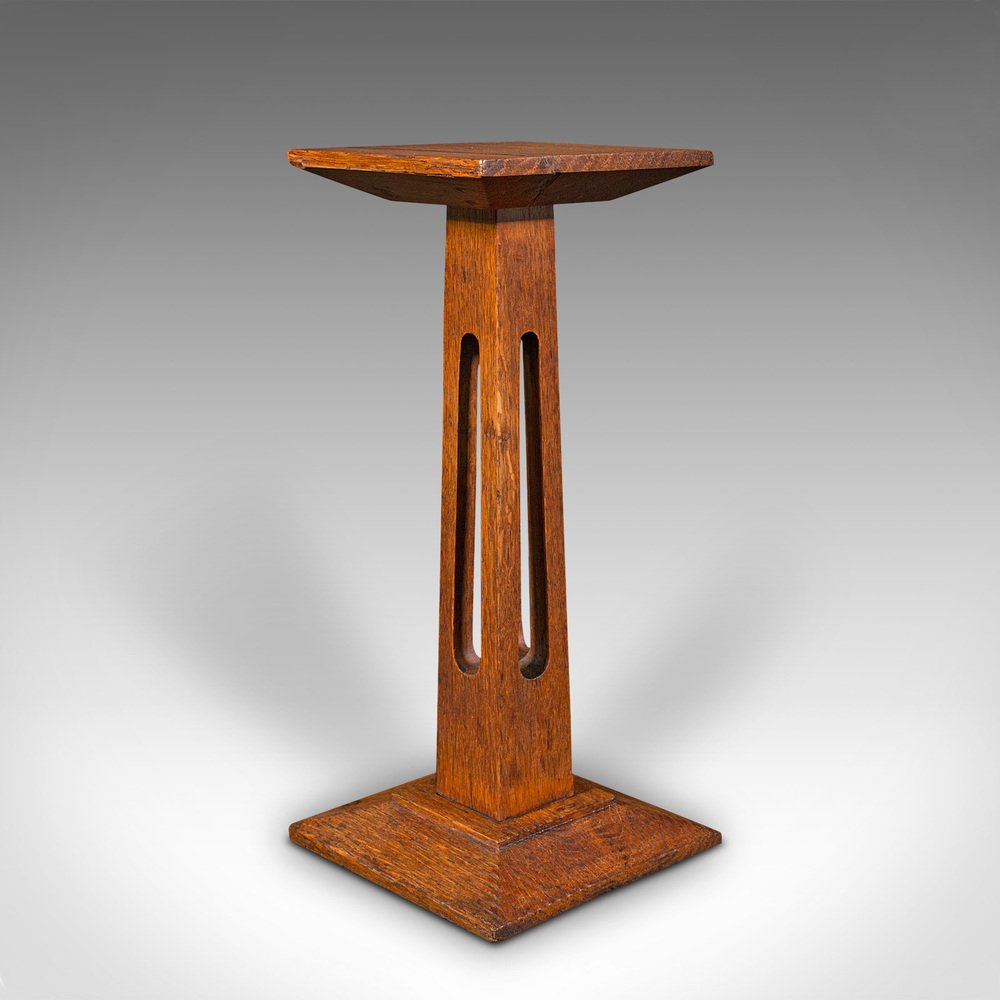 Small Antique English Victorian Display Pedestal, 1900 for sale at Pamono