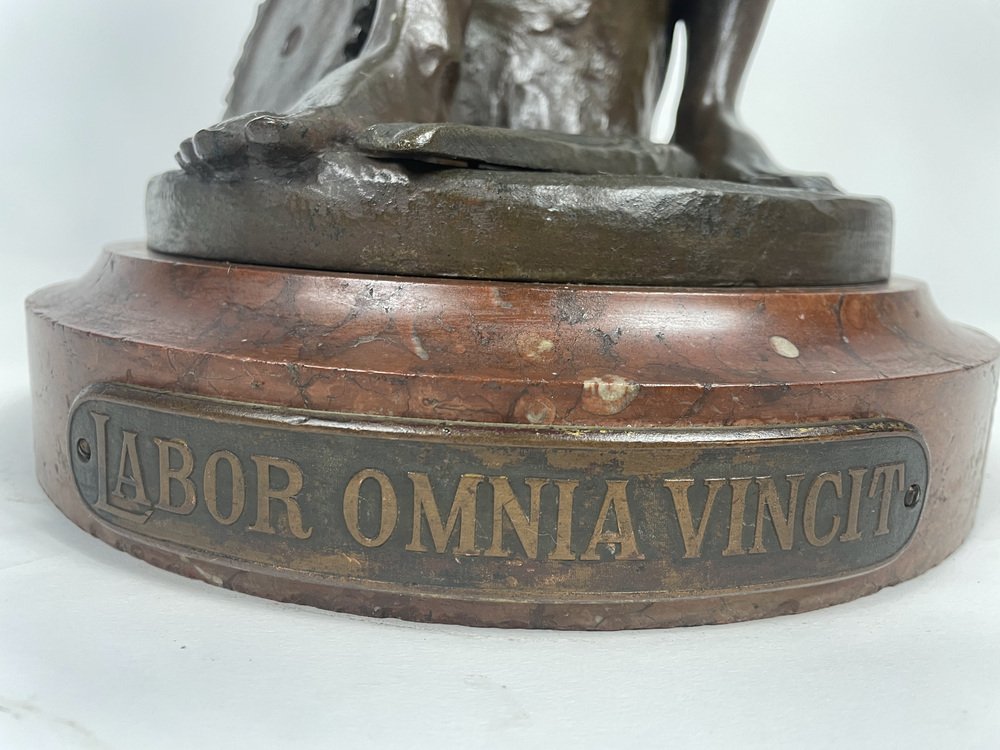 Hans Muller, Labor Omnia Vincit, 1920s, Bronze & Marble for sale at Pamono