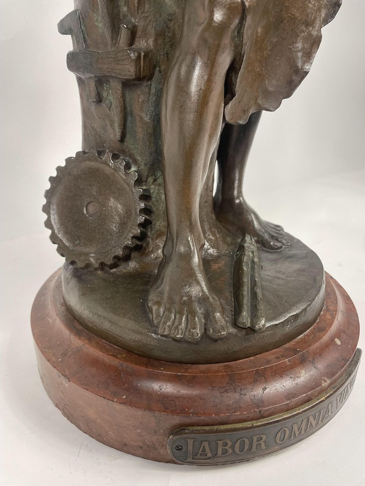 Hans Muller, Labor Omnia Vincit, 1920s, Bronze & Marble for sale at Pamono