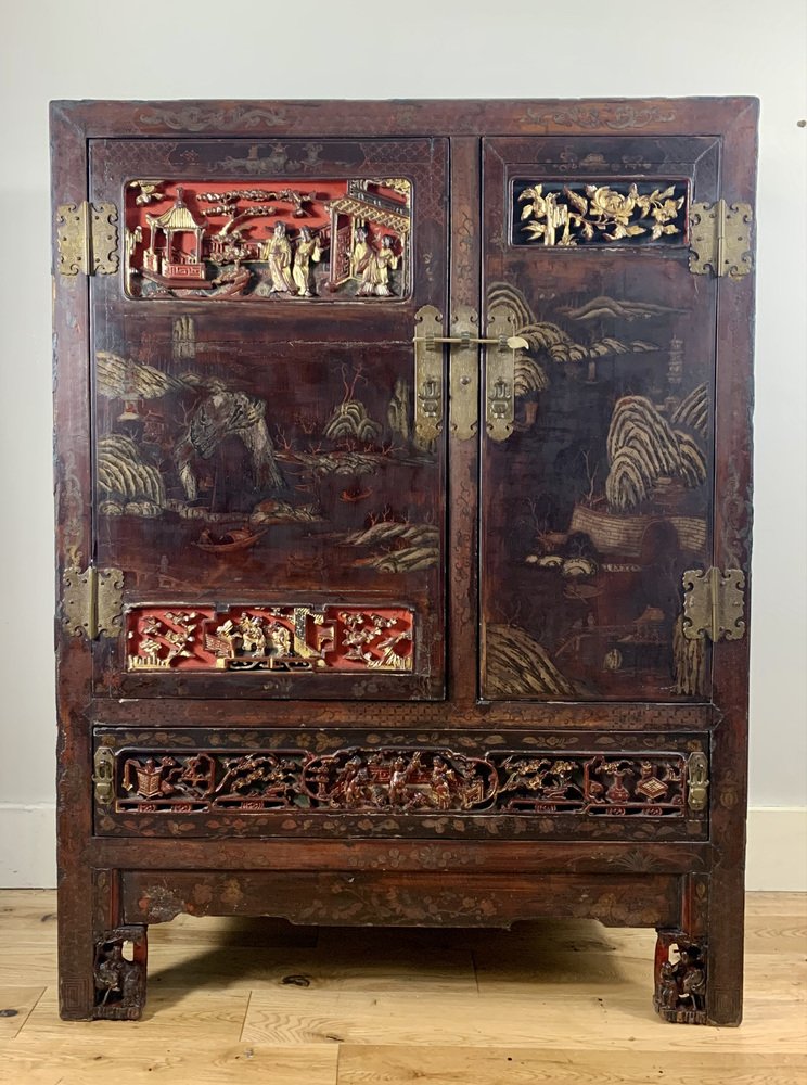 Antique Chinese Lacquered Cabinet for sale at Pamono