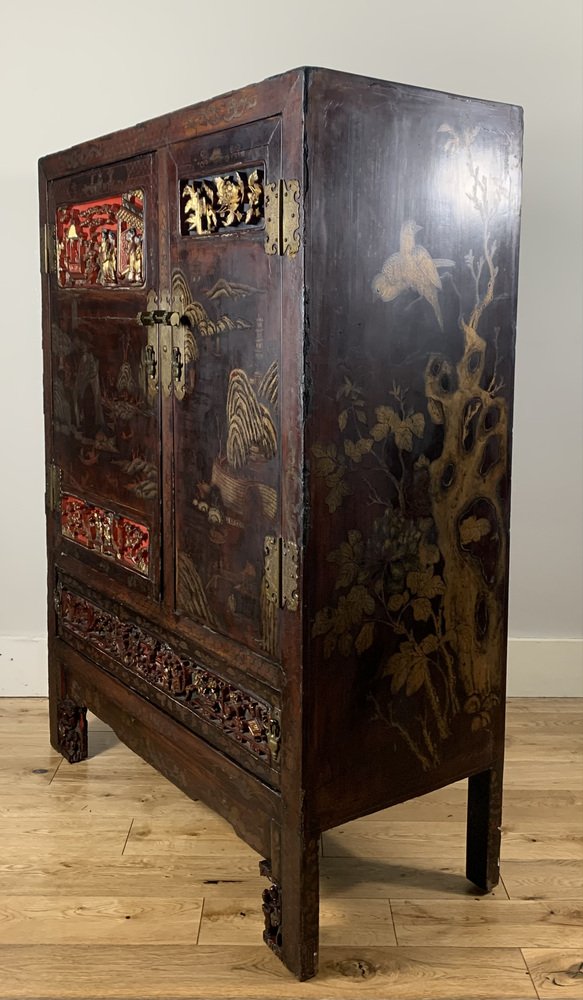 Antique Chinese Lacquered Cabinet for sale at Pamono
