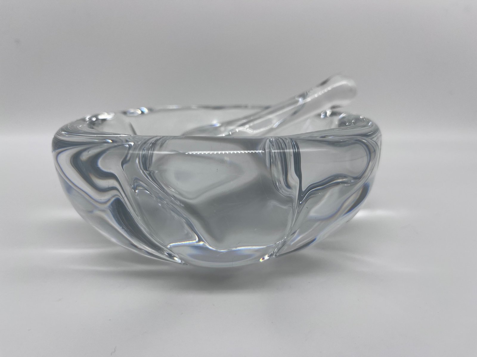 Crystal Ashtray from Daum, 1970s for sale at Pamono