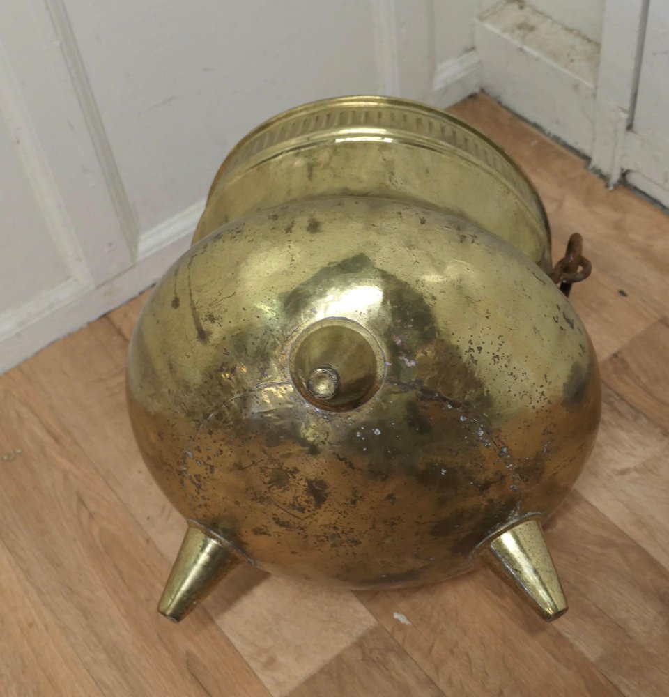 19th Century Brass Coal Bucket on Feet, 1880s for sale at Pamono
