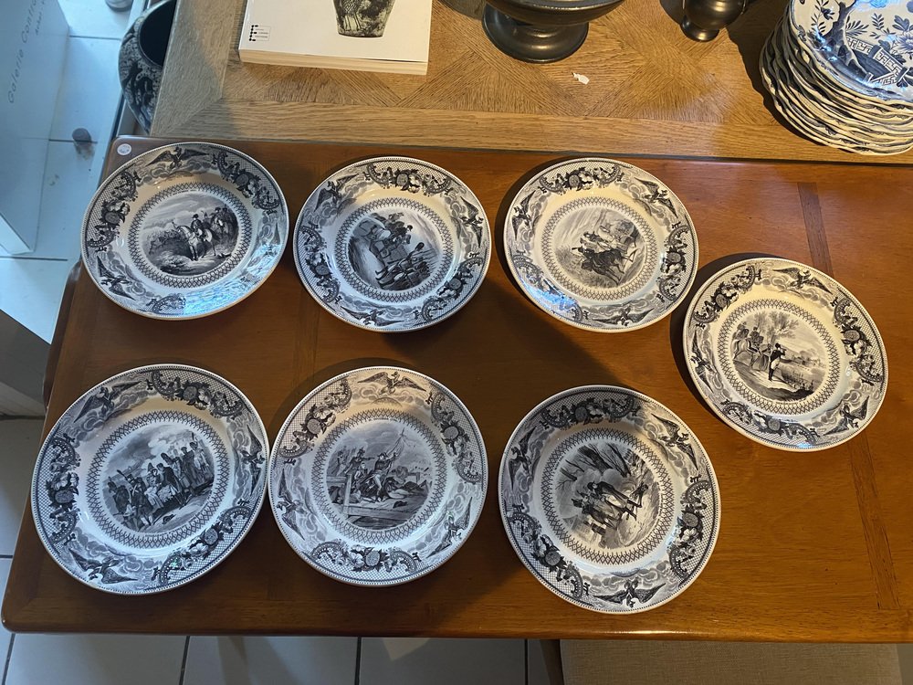 Vintage Napoleon Porcelain Plates, Set of 7 for sale at Pamono