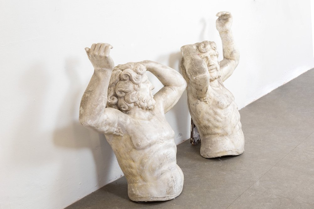 20th Century Roman Figures, Set of 2 for sale at Pamono