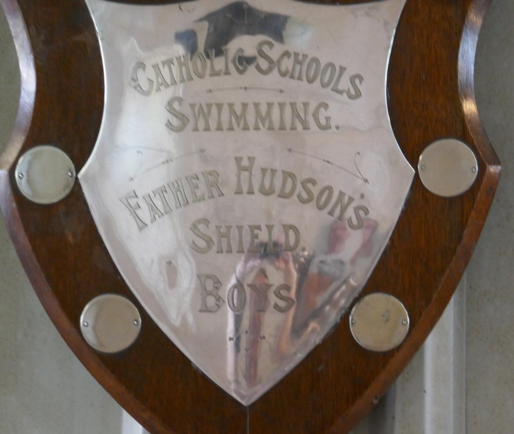 Shield Swimming Trophy, 1930s for sale at Pamono